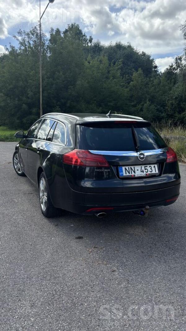 Melns Opel Insignia 2010 Preiļi, ar dzinēja tilpumu 2.00 L un nobraukumu 448 tūkst. km par 2850 €, foto 3 vietnē AUTOMOTO.COM.LV