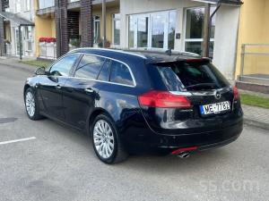 Black Opel Insignia 2010 in Riga, with an engine capacity of 2.00 L and mileage of 290 thousand km for 1899 €, photo 7 on AUTOMOTO.COM.LV