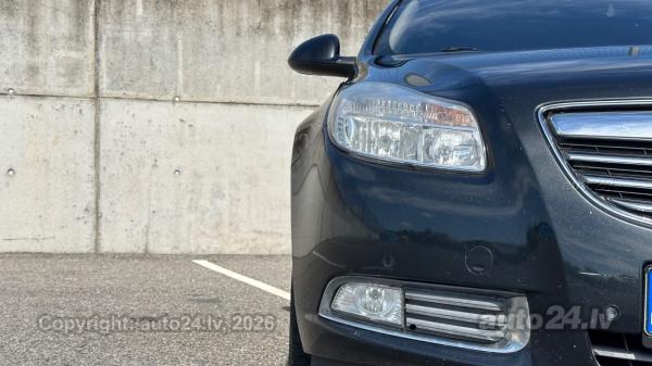 Black Opel Insignia 2010 in Tartu, with an engine capacity of 2.00 L and mileage of 269 thousand km for 2900 €, photo 7 on AUTOMOTO.COM.LV