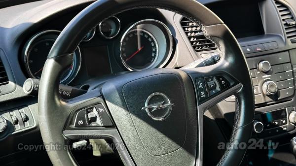 Black Opel Insignia 2010 in Tartu, with an engine capacity of 2.00 L and mileage of 269 thousand km for 2900 €, photo 9 on AUTOMOTO.COM.LV