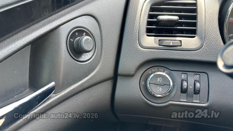 Melns Opel Insignia 2010 Tartu, ar dzinēja tilpumu 2.00 L un nobraukumu 269 tūkst. km par 2900 €, foto 12 vietnē AUTOMOTO.COM.LV