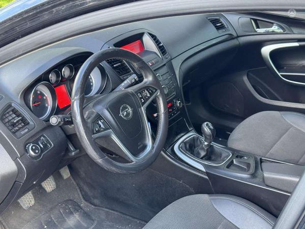 Melns Opel Insignia 2010 Viļņa, ar dzinēja tilpumu 1.96 L un nobraukumu 326 tūkst. km par 1700 €, foto 5 vietnē AUTOMOTO.COM.LV