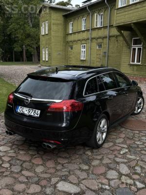 Black Opel Insignia 2010 in Kuldiga, with an engine capacity of 2.00 L and mileage of 272 thousand km for 3900 €, photo 4 on AUTOMOTO.COM.LV