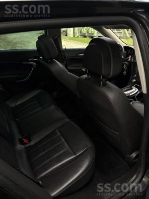 Black Opel Insignia 2010 in Kuldiga, with an engine capacity of 2.00 L and mileage of 272 thousand km for 3900 €, photo 9 on AUTOMOTO.COM.LV