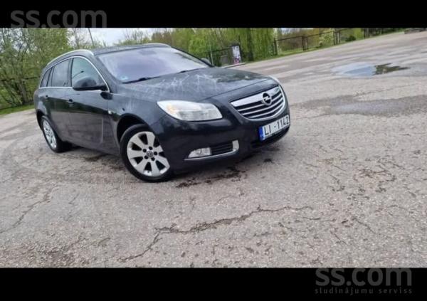 Black Opel Insignia 2010 in Gulbene, with an engine capacity of 2.00 L and mileage of 290 thousand km for 2900 €, photo 9 on AUTOMOTO.COM.LV