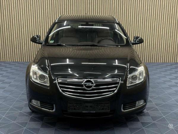 Black Opel Insignia 2010 in Marijampole, with an engine capacity of 1.96 L and mileage of 294 thousand km for 3900 €, photo 4 on AUTOMOTO.COM.LV
