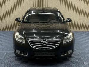 Black Opel Insignia 2010 in Marijampole, with an engine capacity of 1.96 L and mileage of 294 thousand km for 3900 €, photo 4 on AUTOMOTO.COM.LV