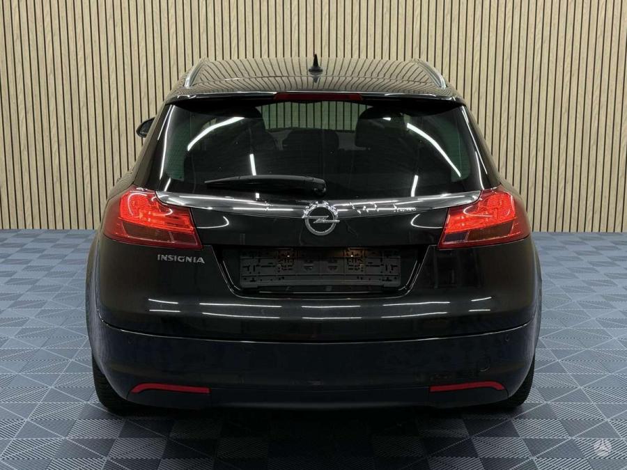 Black Opel Insignia 2010 in Marijampole, with an engine capacity of 1.96 L and mileage of 294 thousand km for 3900 €, photo 7 on AUTOMOTO.COM.LV