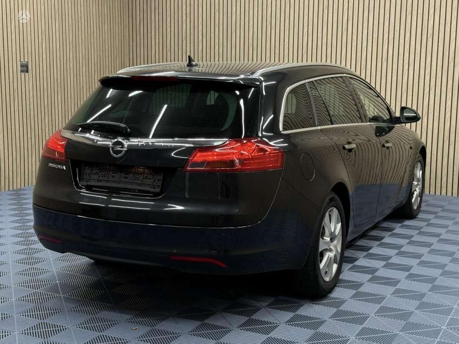 Black Opel Insignia 2010 in Marijampole, with an engine capacity of 1.96 L and mileage of 294 thousand km for 3900 €, photo 8 on AUTOMOTO.COM.LV