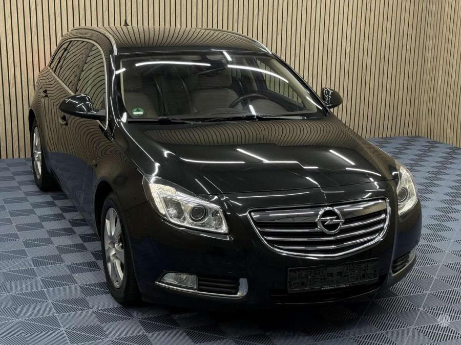 Black Opel Insignia 2010 in Marijampole, with an engine capacity of 1.96 L and mileage of 294 thousand km for 3900 €, photo 9 on AUTOMOTO.COM.LV