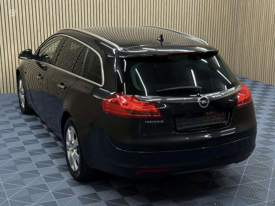 Black Opel Insignia 2010 in Marijampole, with an engine capacity of 1.96 L and mileage of 294 thousand km for 3900 €, photo 11 on AUTOMOTO.COM.LV