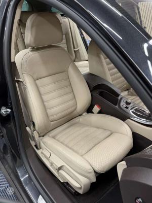 Black Opel Insignia 2010 in Marijampole, with an engine capacity of 1.96 L and mileage of 294 thousand km for 3900 €, photo 16 on AUTOMOTO.COM.LV