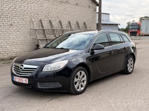 Black Opel Insignia 2010 in Liepaja, with an engine capacity of 2.00 L and mileage of 242 thousand km for 3200 €, photo 3 on AUTOMOTO.COM.LV