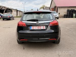 Black Opel Insignia 2010 in Liepaja, with an engine capacity of 2.00 L and mileage of 242 thousand km for 3200 €, photo 5 on AUTOMOTO.COM.LV