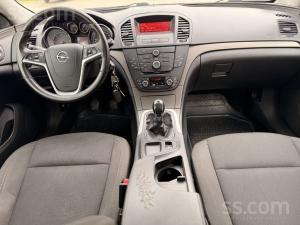 Black Opel Insignia 2010 in Liepaja, with an engine capacity of 2.00 L and mileage of 242 thousand km for 3200 €, photo 11 on AUTOMOTO.COM.LV