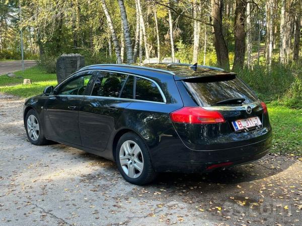 Opel Insignia 2010 Rīga vietnē Melns Opel Insignia 2010 Rīga, ar dzinēja tilpumu 2.00 L un nobraukumu 0 tūkst. km par 1899 €, foto 4 vietnē AUTOMOTO.COM.LV