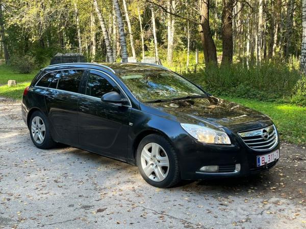 Opel Insignia 2010 Rīga vietnē Melns Opel Insignia 2010 Rīga, ar dzinēja tilpumu 2.00 L un nobraukumu 0 tūkst. km par 1899 €, foto 8 vietnē AUTOMOTO.COM.LV