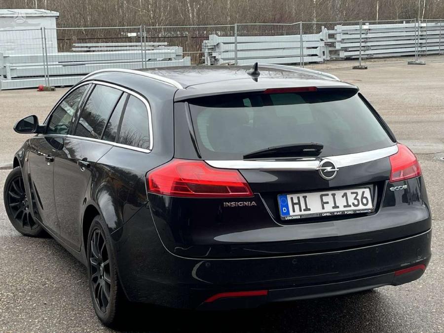 Black Opel Insignia 2011 in Kaunas, with an engine capacity of 1.96 L and mileage of 253 thousand km for 2950 €, photo 6 on AUTOMOTO.COM.LV