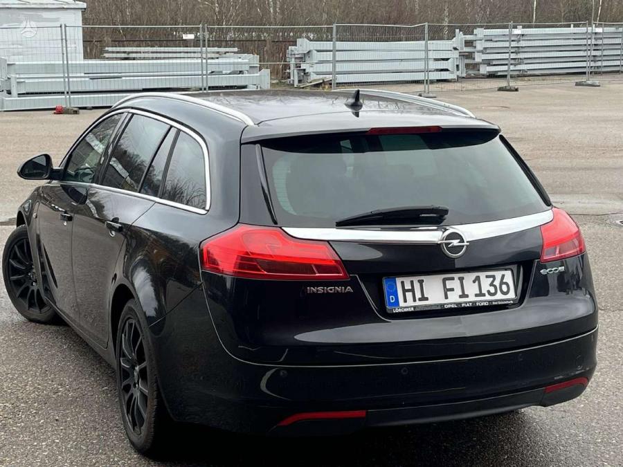 Black Opel Insignia 2011 in Kaunas, with an engine capacity of 1.96 L and mileage of 253 thousand km for 2950 €, photo 7 on AUTOMOTO.COM.LV