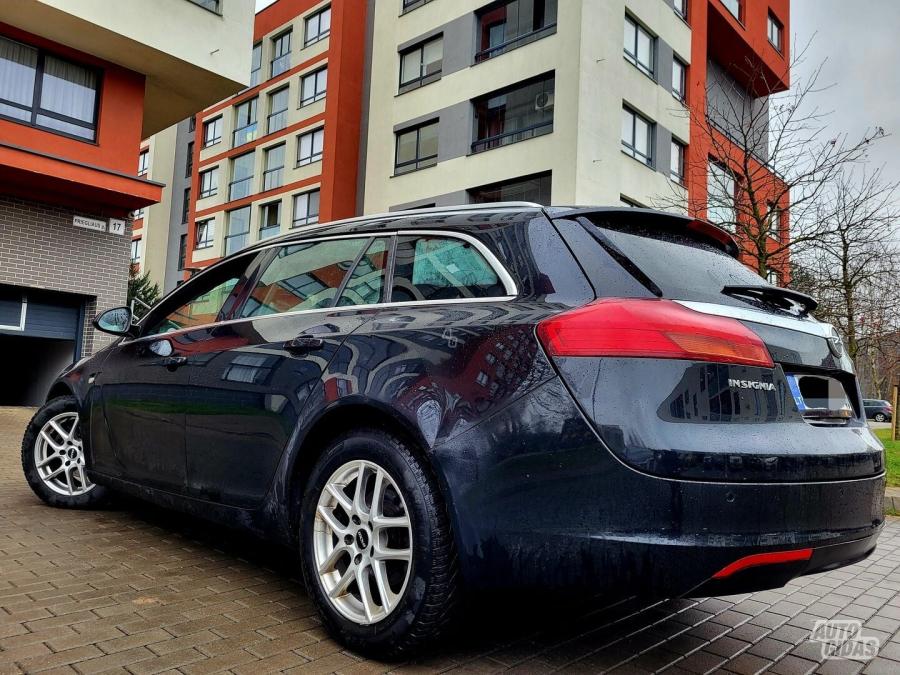 Black Opel Insignia 2011 in Vilnius, with an engine capacity of 2.00 L and mileage of 280 thousand km for 1990 €, photo 2 on AUTOMOTO.COM.LV
