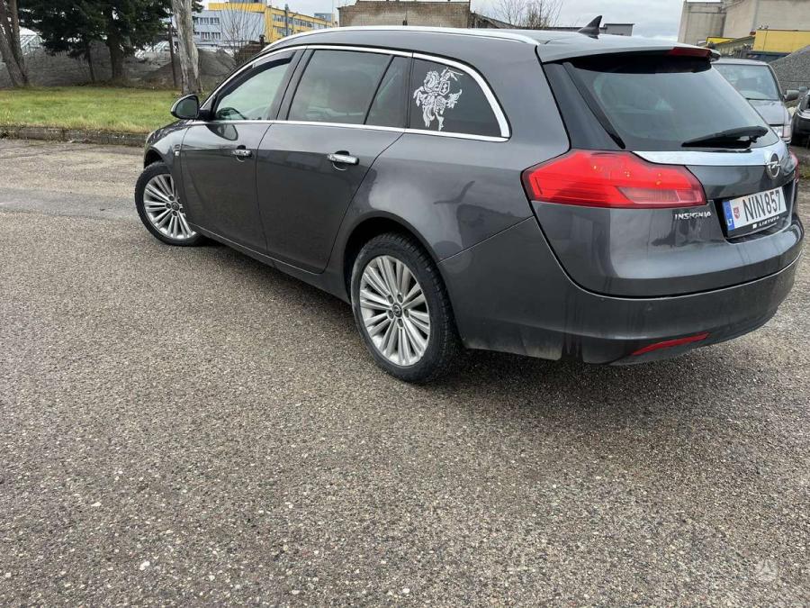 Melns Opel Insignia 2011 Tauragė, ar dzinēja tilpumu 2.00 L un nobraukumu 450 tūkst. km par 2600 €, foto 4 vietnē AUTOMOTO.COM.LV