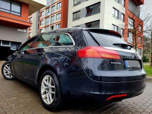 Black Opel Insignia 2011 in Vilnius, with an engine capacity of 2.00 L and mileage of 280 thousand km for 1980 €, photo 3 on AUTOMOTO.COM.LV