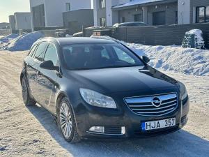 Black Opel Insignia 2011 in Vilnius, with an engine capacity of 1.96 L and mileage of 320 thousand km for 2900 €, photo 7 on AUTOMOTO.COM.LV