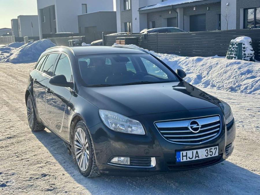 Black Opel Insignia 2011 in Vilnius, with an engine capacity of 1.96 L and mileage of 320 thousand km for 2900 €, photo 7 on AUTOMOTO.COM.LV