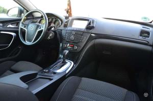 Black Opel Insignia 2011 in Siauliai, with an engine capacity of 1.96 L and mileage of 251 thousand km for 3200 €, photo 22 on AUTOMOTO.COM.LV