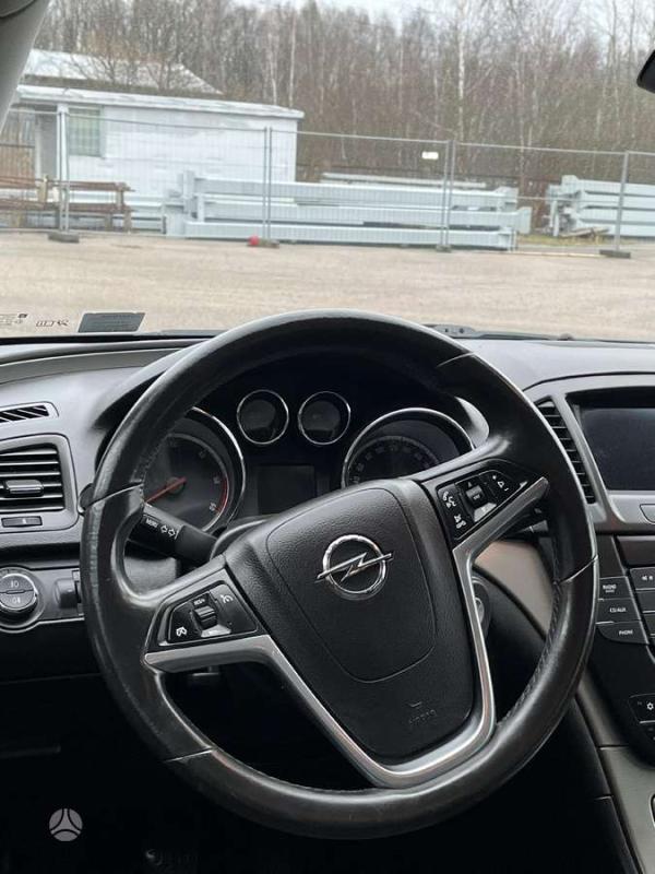 Black Opel Insignia 2011 in Kaunas, with an engine capacity of 2.00 L and mileage of 253 thousand km for 2950 €, photo 9 on AUTOMOTO.COM.LV