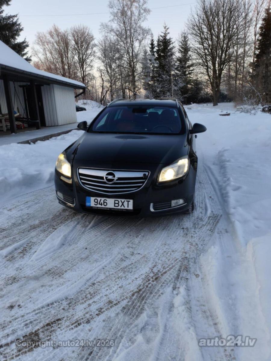 Black Opel Insignia 2011 in Tallinn, with an engine capacity of 2.00 L and mileage of 270 thousand km for 3599 €, photo 1 on AUTOMOTO.COM.LV