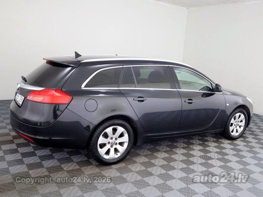 Black Opel Insignia 2011 in Tallinn, with an engine capacity of 2.00 L and mileage of 322 thousand km for 2199 €, photo 3 on AUTOMOTO.COM.LV