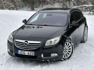 Black Opel Insignia 2011 in Vilnius, with an engine capacity of 1.96 L and mileage of 322 thousand km for 3300 €, photo  on AUTOMOTO.COM.LV