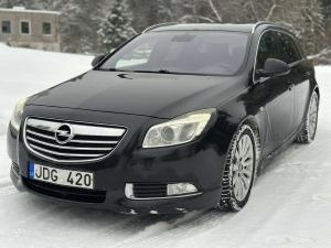 Black Opel Insignia 2011 in Vilnius, with an engine capacity of 1.96 L and mileage of 322 thousand km for 3300 €, photo 20 on AUTOMOTO.COM.LV