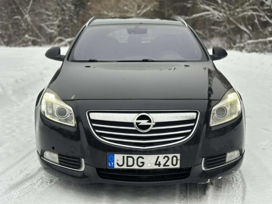 Black Opel Insignia 2011 in Vilnius, with an engine capacity of 1.96 L and mileage of 322 thousand km for 3300 €, photo 22 on AUTOMOTO.COM.LV