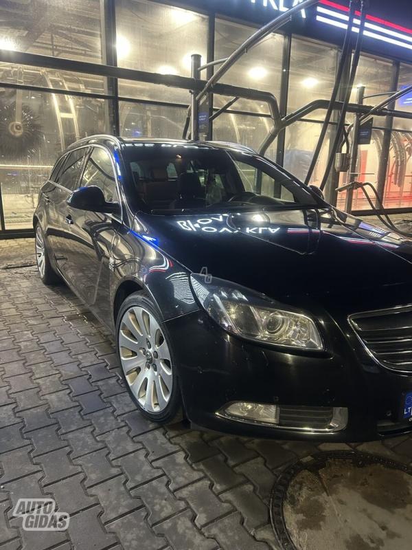 Black Opel Insignia 2011 in Vilnius, with an engine capacity of 2.00 L and mileage of 417 thousand km for 4500 €, photo 6 on AUTOMOTO.COM.LV