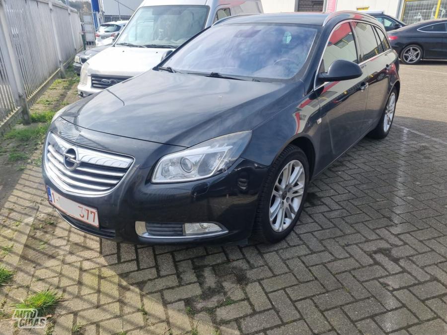 Black Opel Insignia 2011 in Vilnius, with an engine capacity of 2.00 L and mileage of 230 thousand km for 3299 €, photo 1 on AUTOMOTO.COM.LV