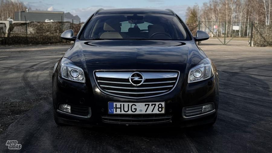 Black Opel Insignia 2011 in Siauliai, with an engine capacity of 2.00 L and mileage of 250 thousand km for 2650 €, photo 3 on AUTOMOTO.COM.LV