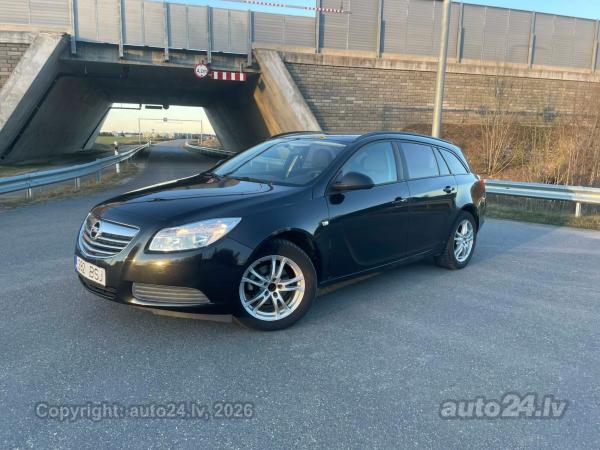 Black Opel Insignia 2011 in Tallinn, with an engine capacity of 2.00 L and mileage of 363 thousand km for 3399 €, photo 1 on AUTOMOTO.COM.LV