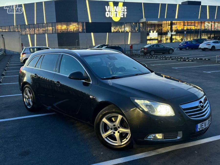 Black Opel Insignia 2011 in Vilnius, with an engine capacity of 2.00 L and mileage of 340 thousand km for 3500 €, photo 3 on AUTOMOTO.COM.LV