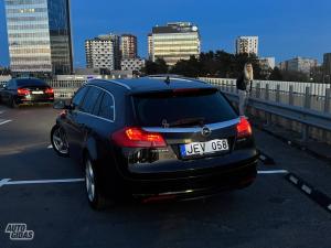 Black Opel Insignia 2011 in Vilnius, with an engine capacity of 2.00 L and mileage of 340 thousand km for 3500 €, photo 4 on AUTOMOTO.COM.LV