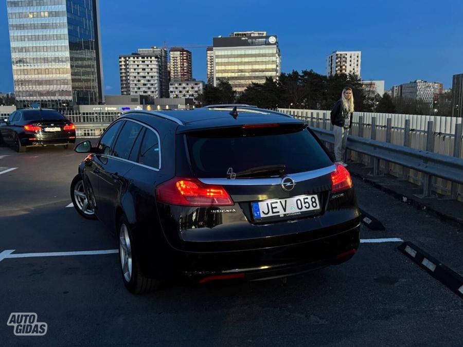 Black Opel Insignia 2011 in Vilnius, with an engine capacity of 2.00 L and mileage of 340 thousand km for 3500 €, photo 4 on AUTOMOTO.COM.LV