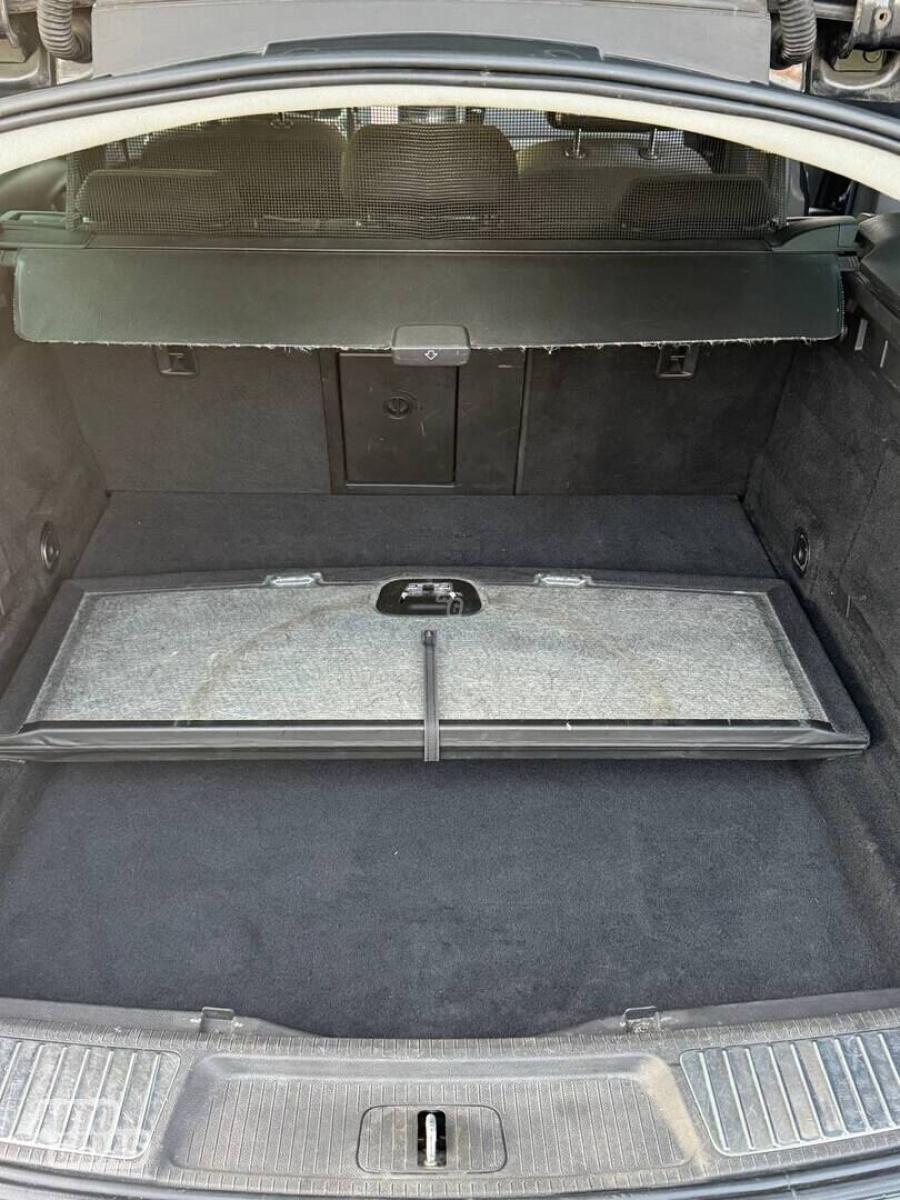 Black Opel Insignia 2011 in Vilnius, with an engine capacity of 2.00 L and mileage of 340 thousand km for 3500 €, photo 12 on AUTOMOTO.COM.LV