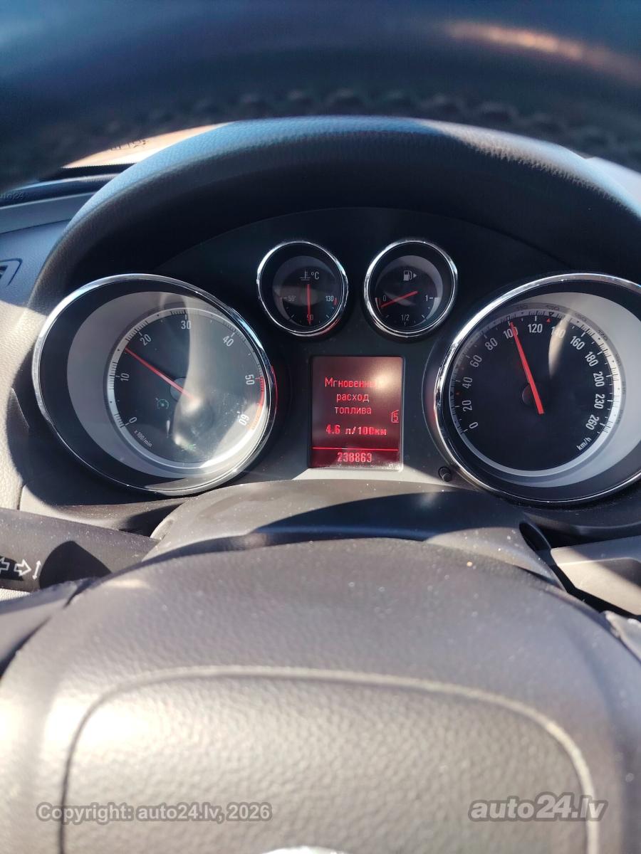 Melns Opel Insignia 2011 Tallina, ar dzinēja tilpumu 2.00 L un nobraukumu 240 tūkst. km par 3000 €, foto 10 vietnē AUTOMOTO.COM.LV