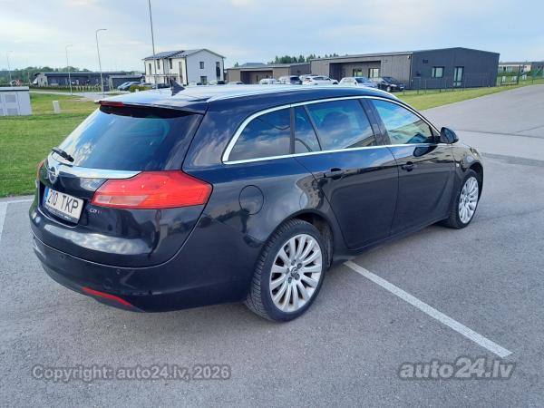Black Opel Insignia 2011 in Tallinn, with an engine capacity of 2.00 L and mileage of 327 thousand km for 2590 €, photo 2 on AUTOMOTO.COM.LV