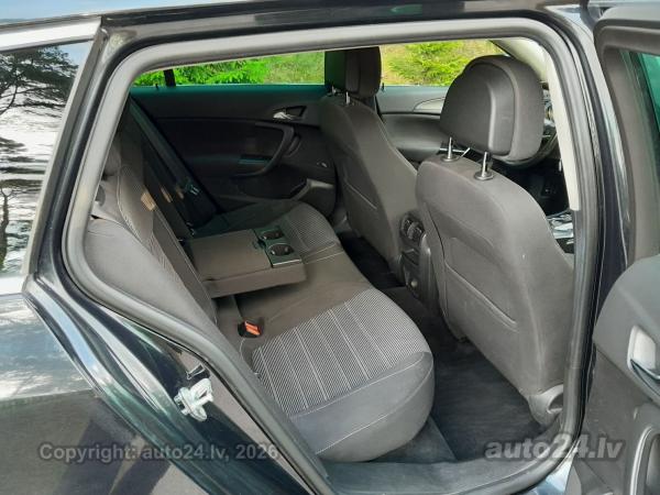 Black Opel Insignia 2011 in Tallinn, with an engine capacity of 2.00 L and mileage of 327 thousand km for 2590 €, photo 7 on AUTOMOTO.COM.LV