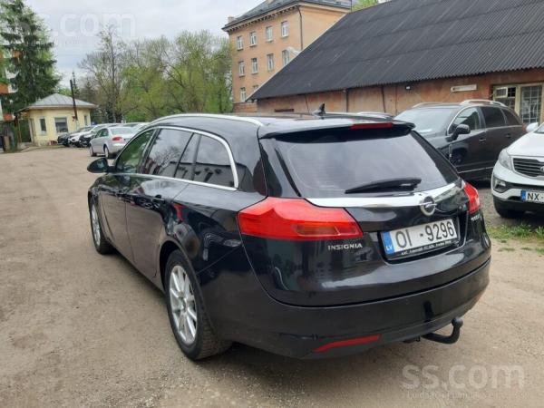 Melns Opel Insignia 2011 Daugavpils, ar dzinēja tilpumu 2.00 L un nobraukumu 0 tūkst. km par 3450 €, foto 9 vietnē AUTOMOTO.COM.LV