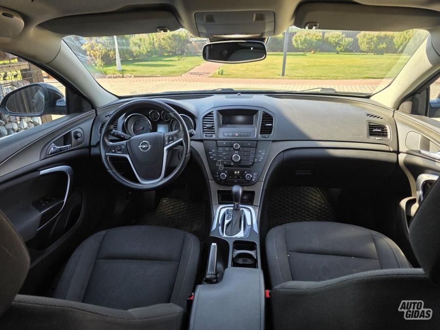 Black Opel Insignia 2011 in Kretinga, with an engine capacity of 2.00 L and mileage of 294 thousand km for 2600 €, photo 14 on AUTOMOTO.COM.LV