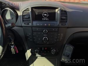 Black Opel Insignia 2011 in Liepaja, with an engine capacity of 2.00 L and mileage of 286 thousand km for 3450 €, photo 9 on AUTOMOTO.COM.LV