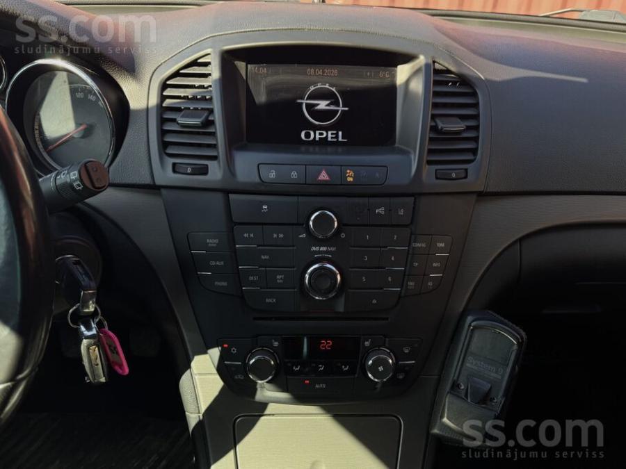 Black Opel Insignia 2011 in Liepaja, with an engine capacity of 2.00 L and mileage of 286 thousand km for 3450 €, photo 9 on AUTOMOTO.COM.LV